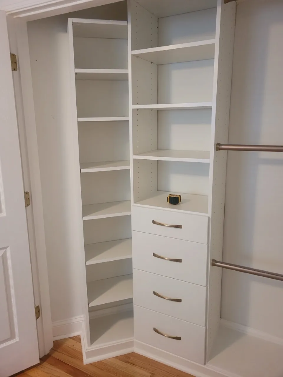 Small Closet | Bethesda Custom Closets